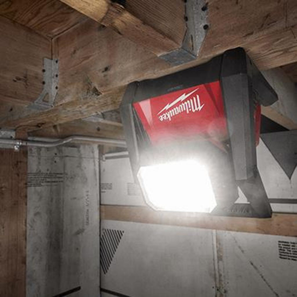 Milwaukee M18 18-Voltios Ion De Litio Reflector Inalámbrico MW236620 ...